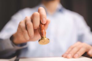 Jurat vs Acknowledgement in California: What's the Difference?